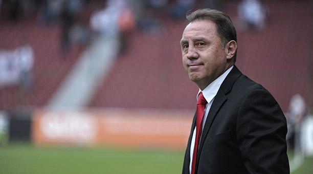 Alex Aguinaga: “Lo que sucede en el fútbol de Ecuador es para llorar ...