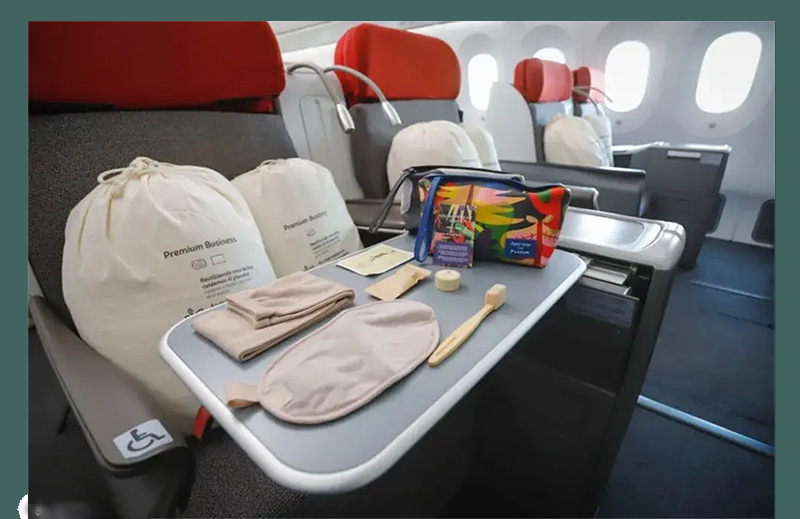 Latam Airlines elimina el 88% de plásticos de un solo uso a bordo de ... Latam Airlines elimina el 88% de plásticos de un solo uso a bordo de ...